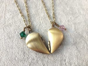 Locket Jewelry – Everything You Need to Know | Jewelry Guide