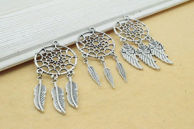 Should I Wear Dreamcatcher Jewelry? [Whys Yes] | Jewelry Guide