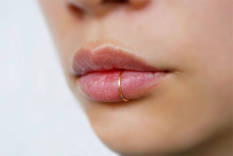 Lip Rings: A Guide to Styles, Care, and Choosing the Right One