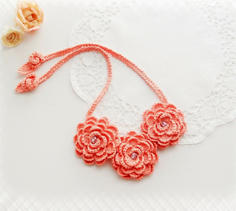 Thread Necklace – What Is It and How to Wear | Jewelry Guide