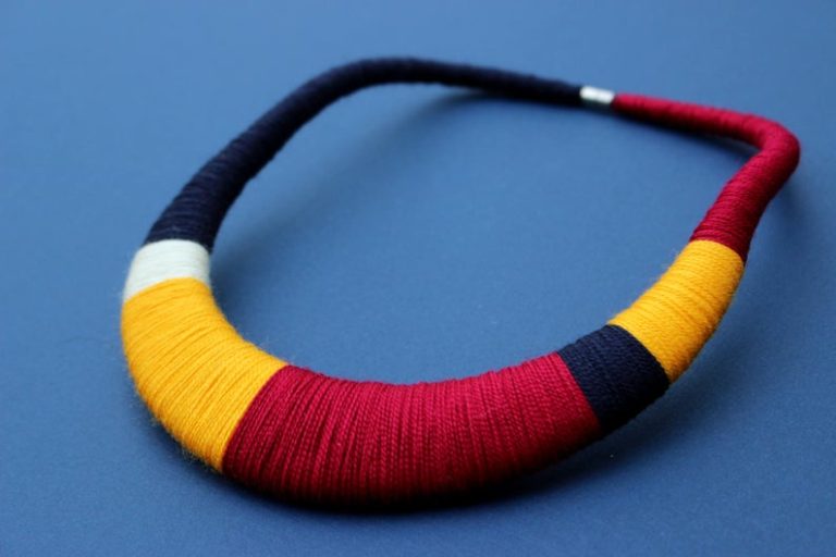 Thread Necklace – What Is It and How to Wear | Jewelry Guide