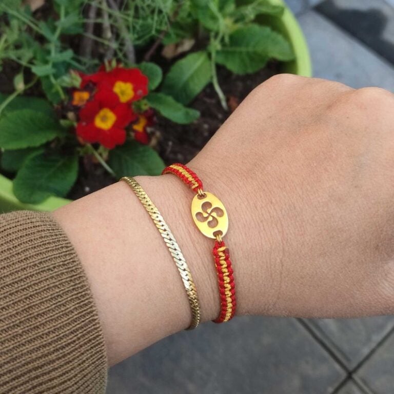 Lauburu Symbol – What Does It Mean? | Jewelry Guide