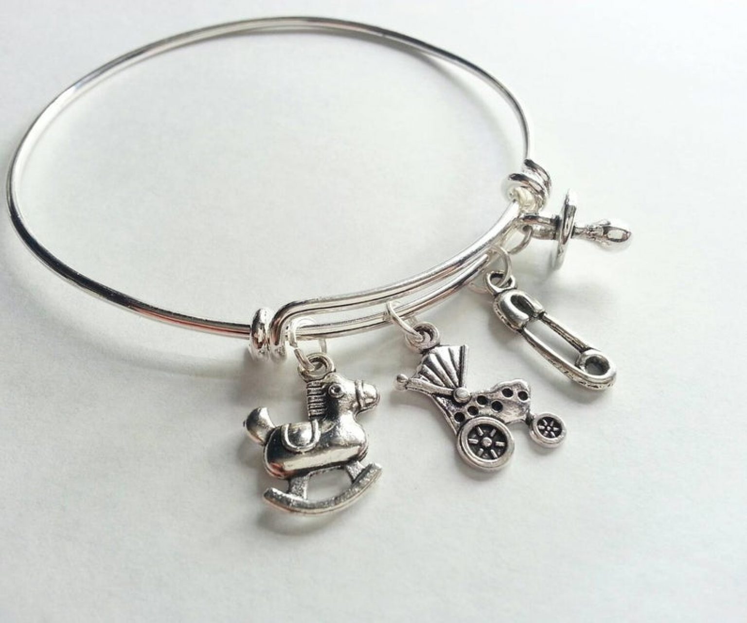 10 Push Present Jewelry Gifts That She’ll Actually Love