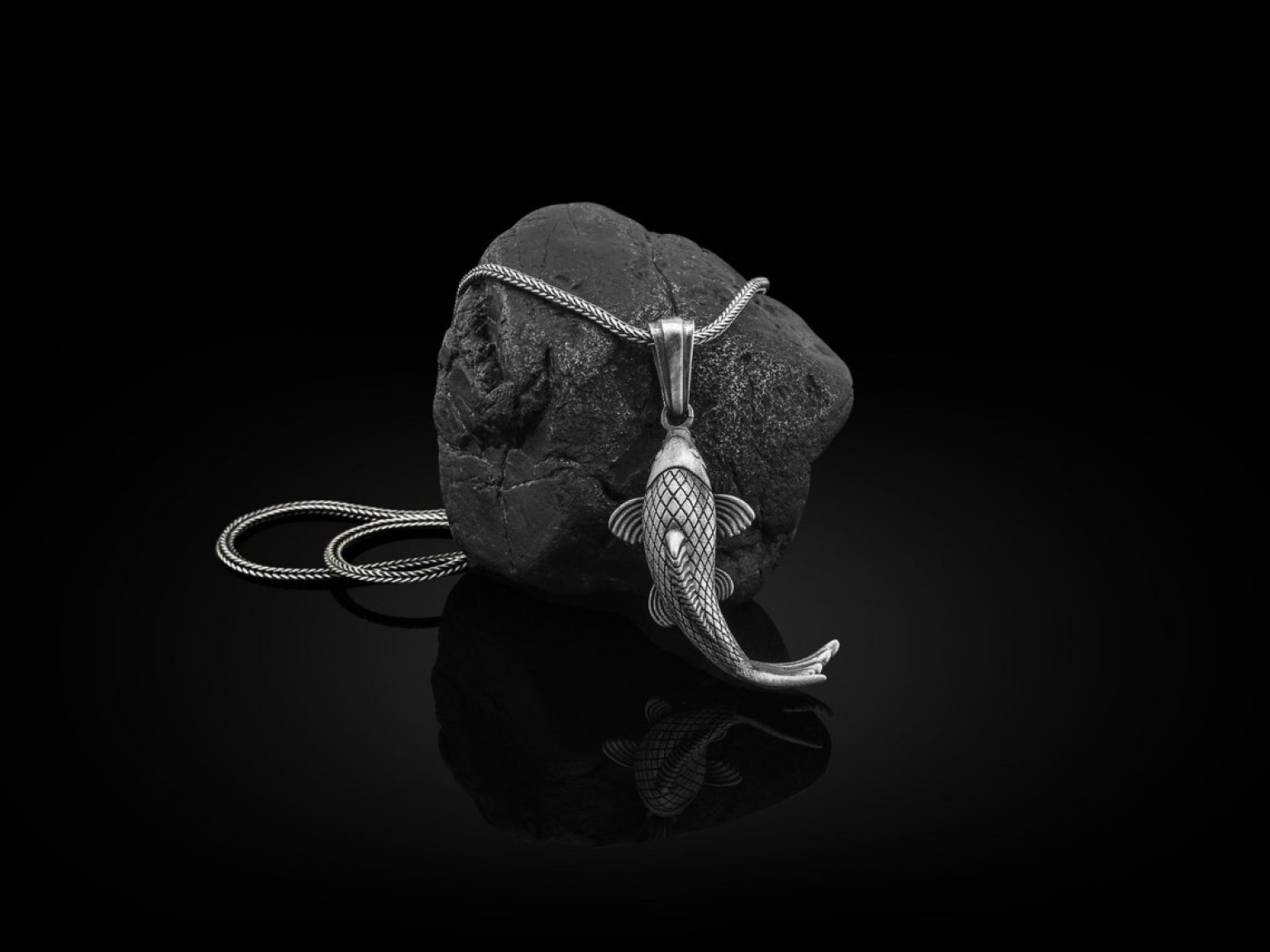 13 Powerful Symbols of Freedom in Jewelry