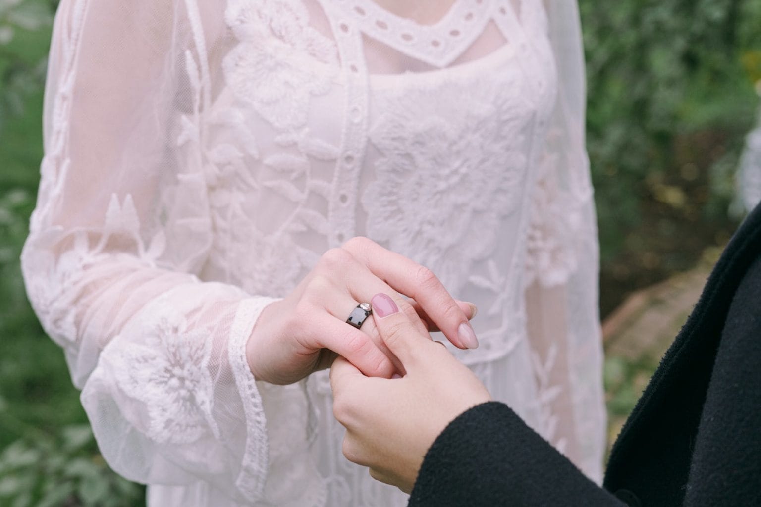 Symbolism of a Black Wedding Ring: Is It the Right Choice?