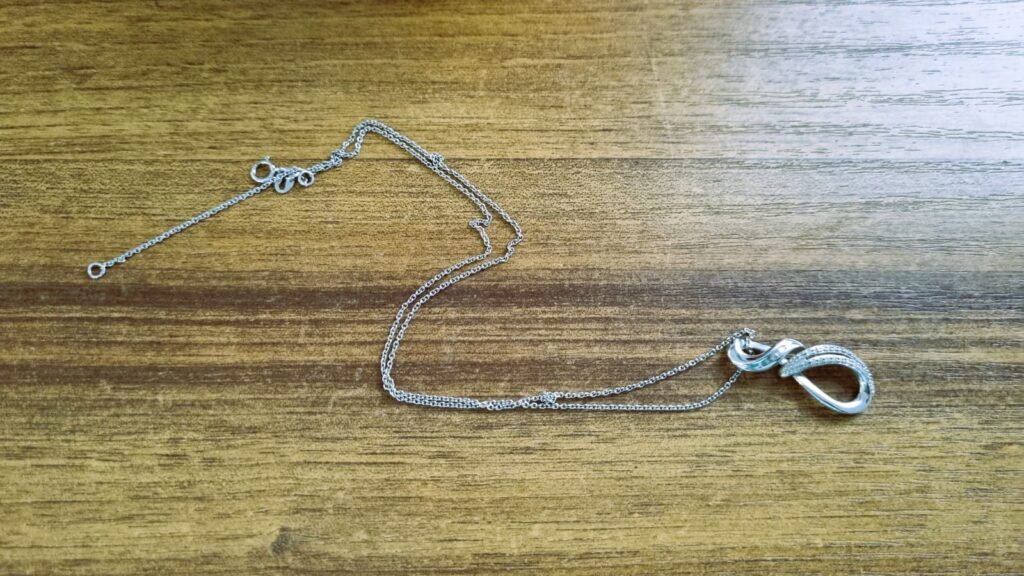 Unraveling the Infinity Symbol in Jewelry