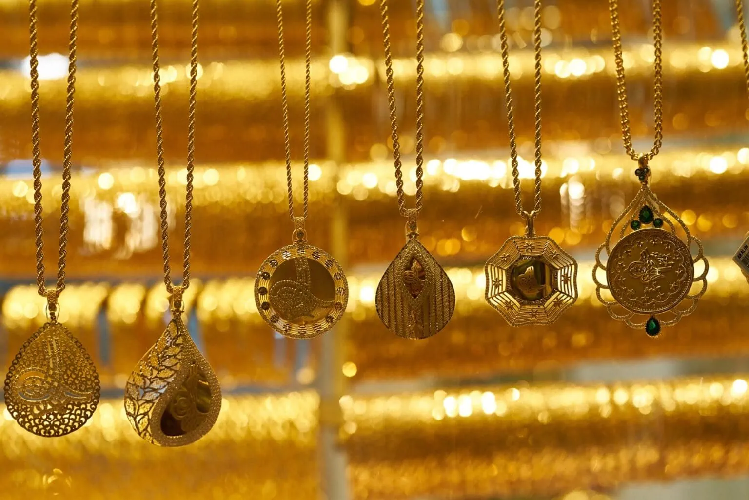 11 Types of Gold (And Which Is Best) | Jewelry Guide