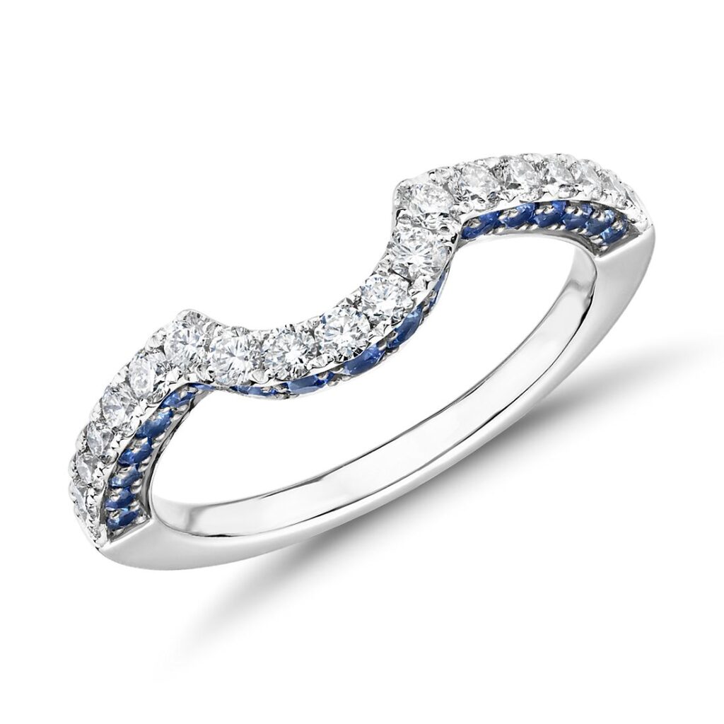 What are Curved Wedding Bands and How are They Used? | Jewelry Guide