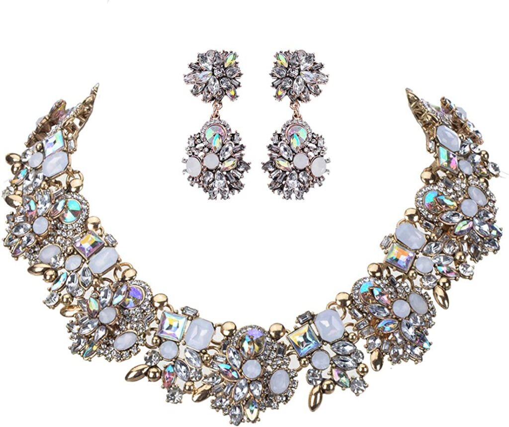 What Is a Bib Necklace and How to Wear It? | Jewelry Guide
