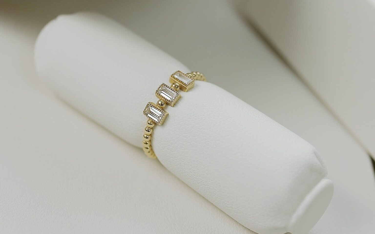 What Is the Baguette Cut Diamond? – A Guide | Jewelry Guide