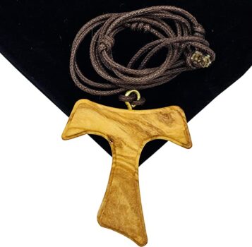 16 Types of Crosses In Jewelry (And Their Meanings)