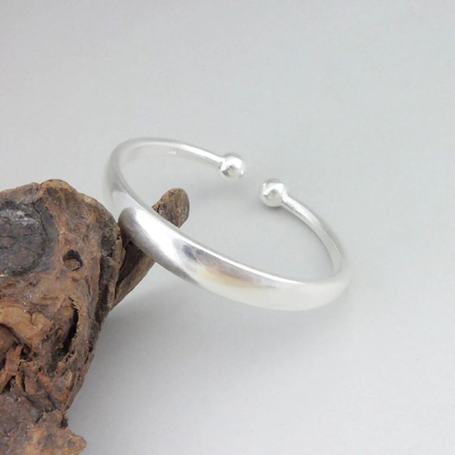 Sterling Silver vs. Silver - What's the Difference?