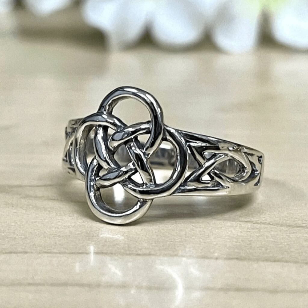 12 Celtic Knots for Jewelry and the Meanings Behind Them