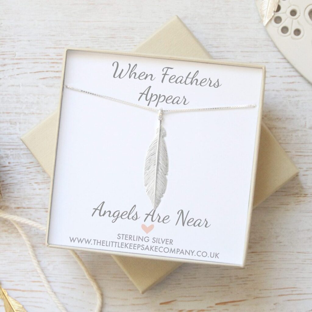 The Real Meaning of Feathers When Used in Jewelry