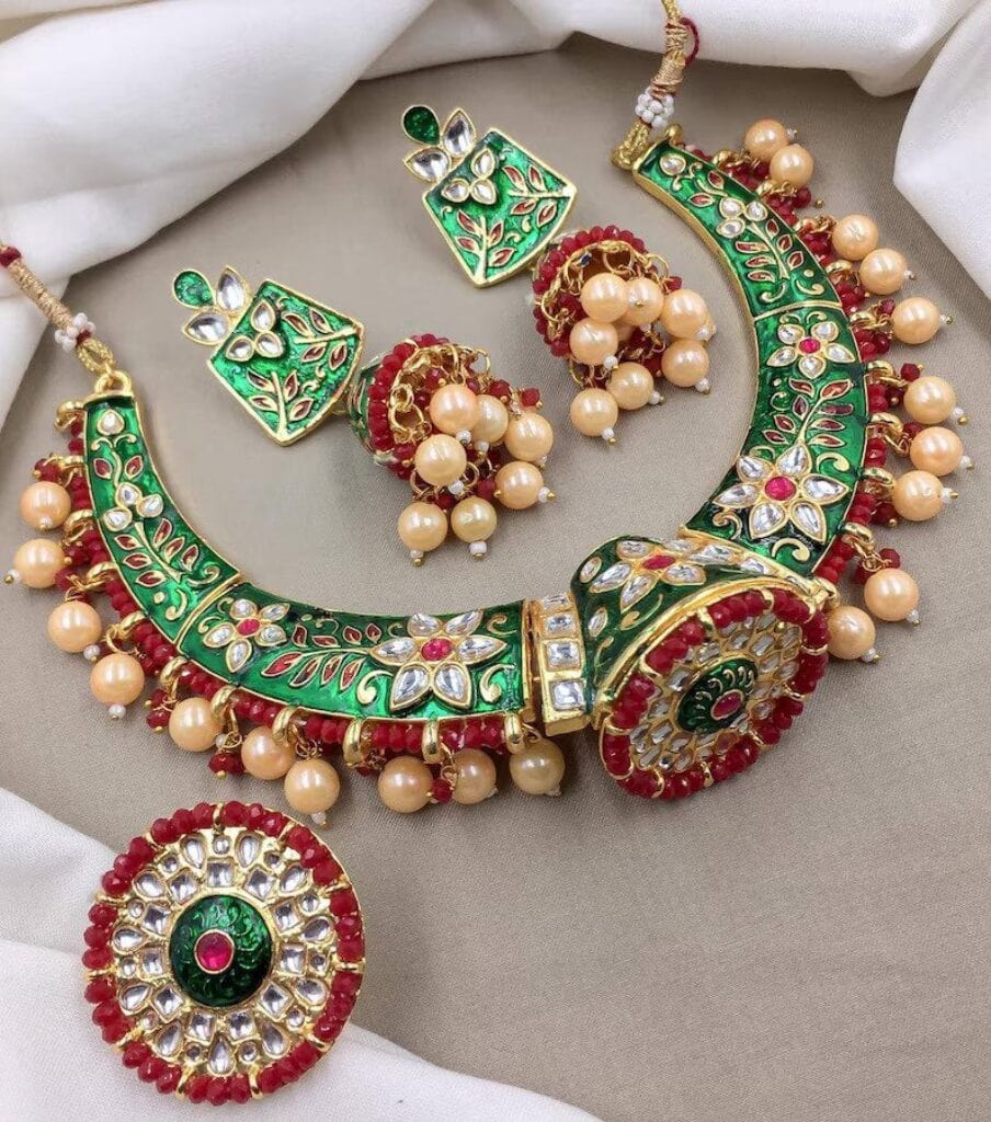 Timeless Elegance: The Transformative History of Necklaces