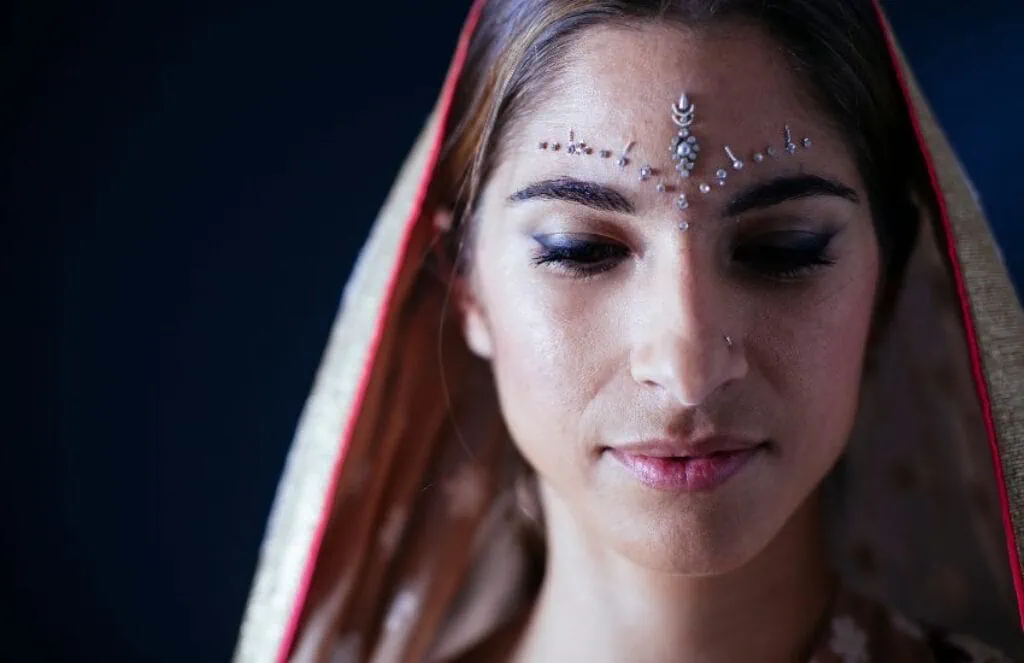 Your Guide to the Forehead Piercing (Third Eye Piercing) | Jewelry Guide