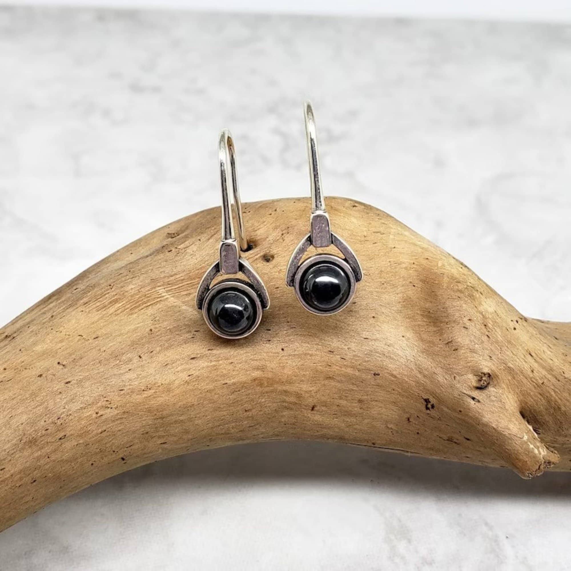 Hematite Jewelry Guide: Here’s What You Need to Know