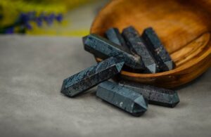 Hematite Jewelry Guide: Here’s What You Need to Know